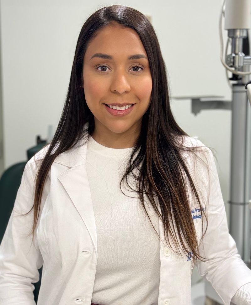 Dra. Daniela Francis | OFTAMEDICA